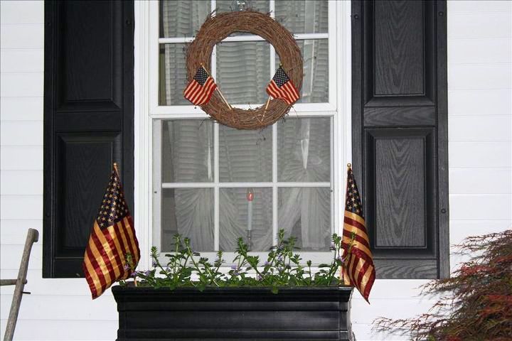 50 Ideas for a Red, White and Blue garden! – Flea Market Gardening